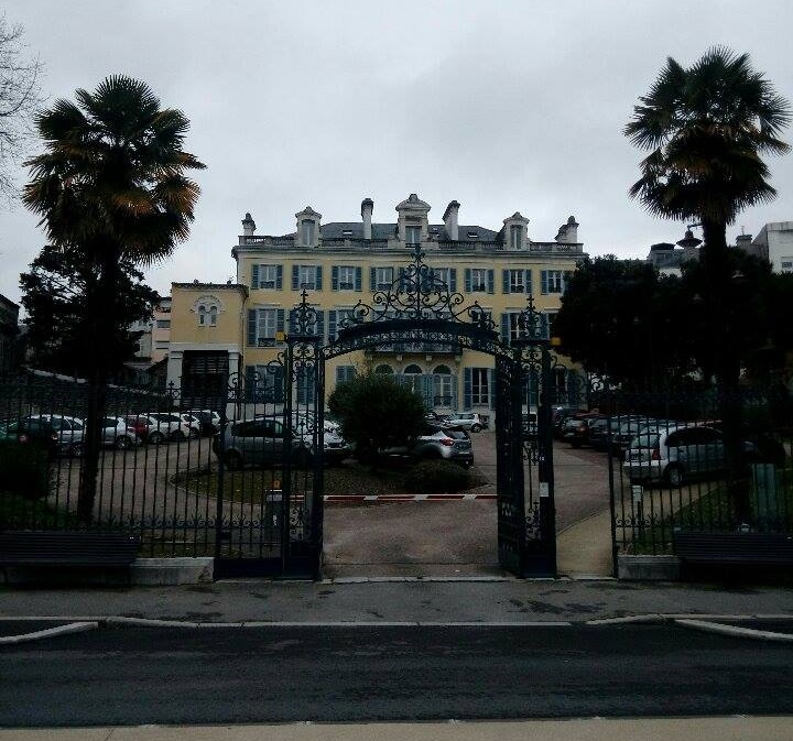Connaissez-vous la Villa Cadaval, maison d'exil de Moncef Bey à Pau